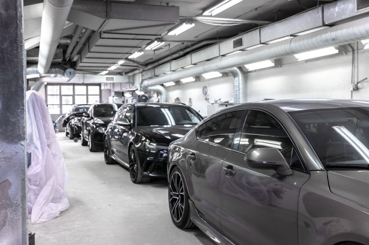 Puttes Billack Västerås – Skadeverkstad i Västerås › Landrins Bil